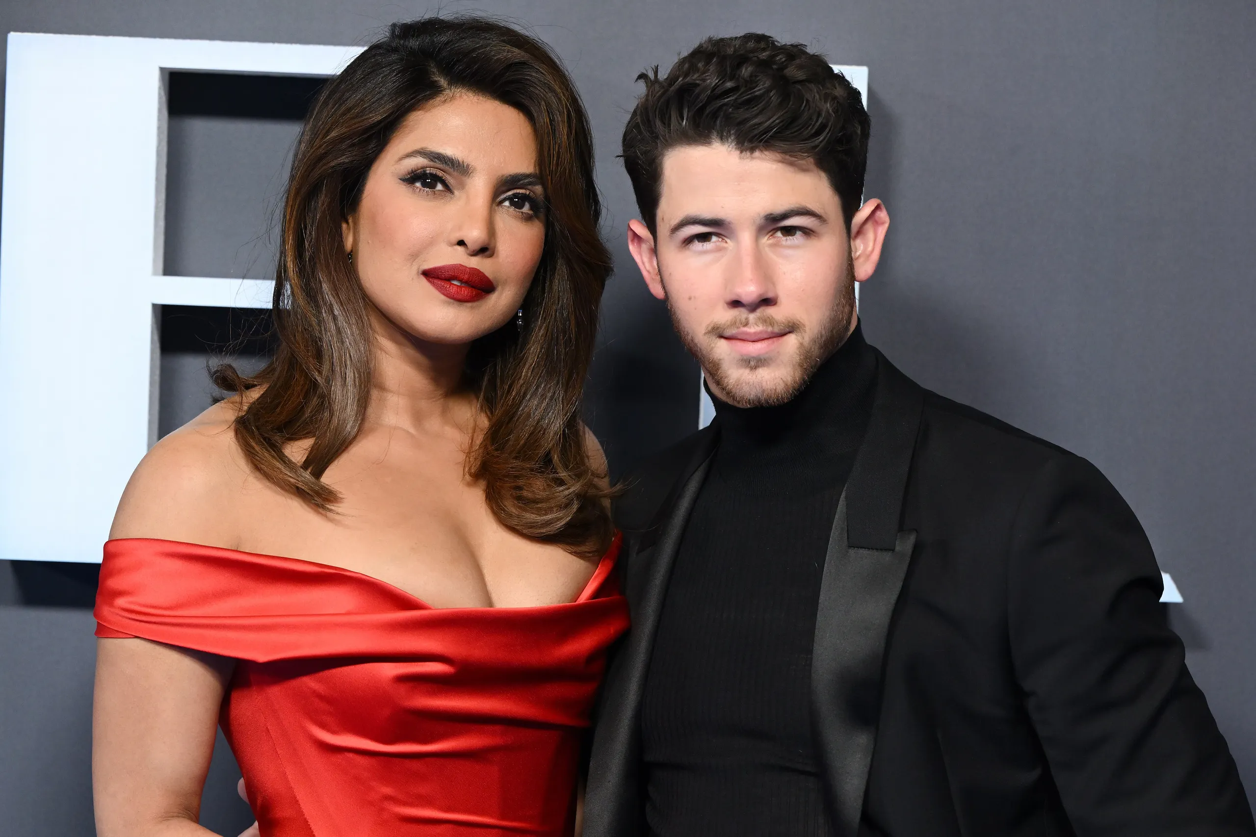Priyanka Chopra-Nick Jonas pose romantically on a yacht on her 41st ...